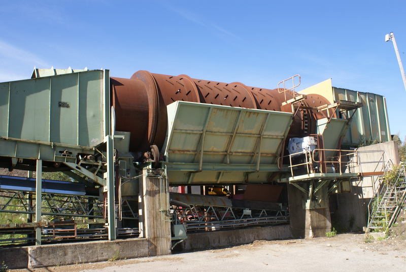 Round wood debarking and chipping line , PL0106 | Lutea AB